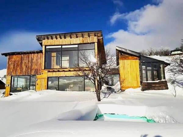 Mountain House With Swimming Pool And Jacuzzi - San Martín de Los Andes
