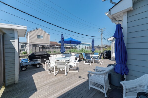 Spacious 4-bedroom, 3 Bath House In Ocean Beach With Wifi, Ac - Fire Island, NY