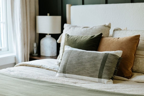 The Citizen Suite (King Bed, Downtown, Stylish) - Lancaster, PA