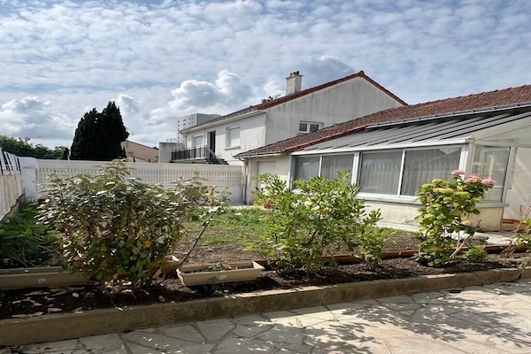 Nantes House Sleeps 7 Quick Access All Directions Airport - Nantes