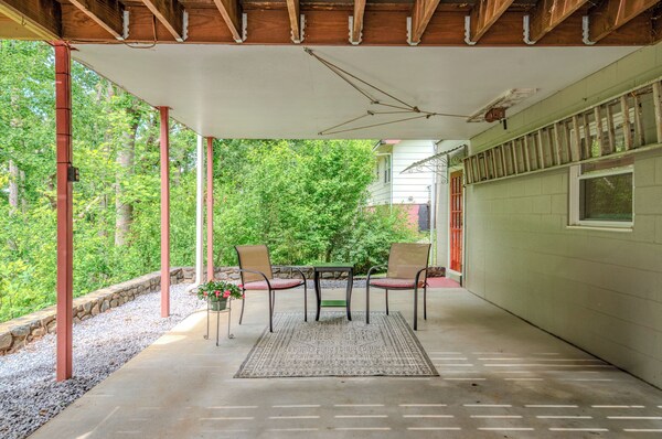 New 1-bedroom Apartment 1/2 Mile To Main St, Weaverville & Lake Louise Park - Weaverville, NC