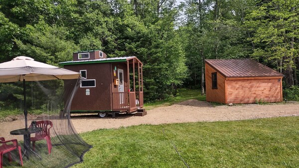 Tiny Tiny Caboose Cabin Replica - Maine