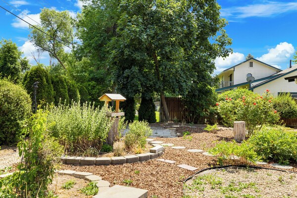 Family Fun Retreat: 4 Bedrooms, Garden, Foosball, Dog Friendly - Boise, ID