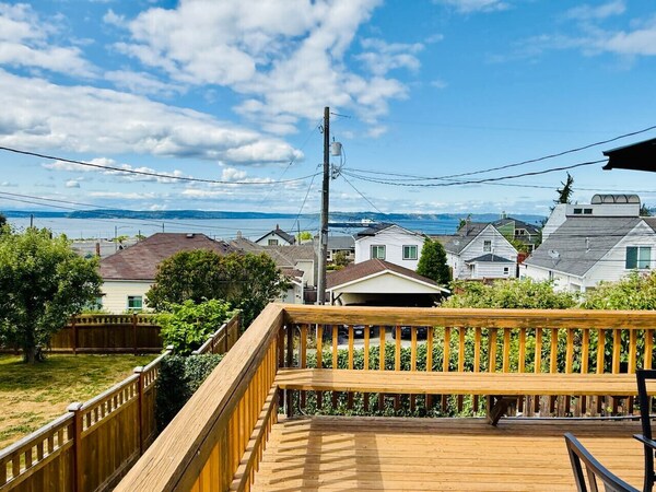 Bo's Old Tacoma Victorian Charm | Water Views - Tacoma, WA