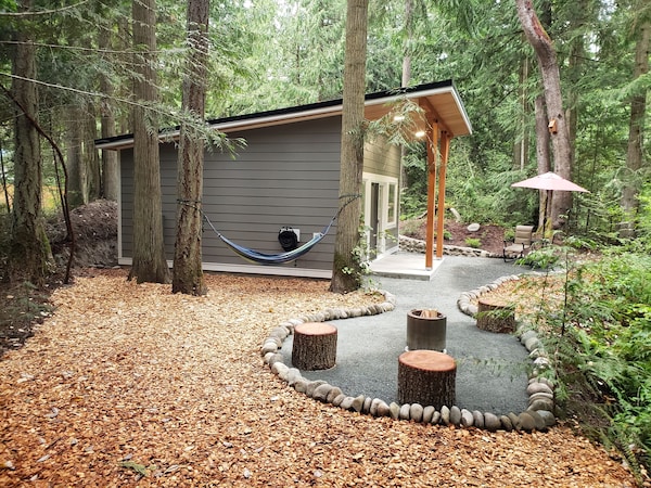 Superb 1-bedroom Cabin In Sequim - Sequim, WA