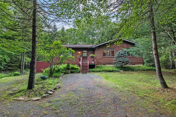 Near Pool & Beach. Private Hot Tub. Ac, Firepit - Arrowhead Lake, PA