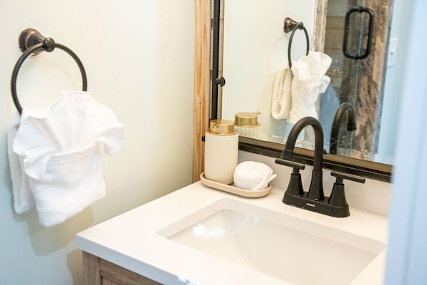 King Bed-step To Madeira Beach-heated Pool-private - Treasure Island, FL