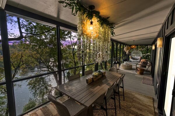 Riverstone -- A Luxury Waterfront Treehouse With Sweeping River Views - Blaine, TN