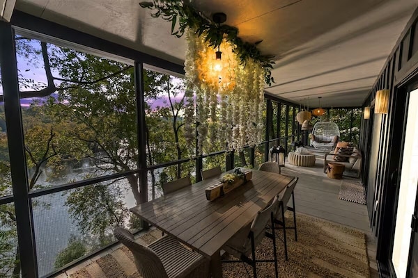 Riverstone -- A Luxury Waterfront Treehouse With Sweeping River Views - 布萊恩
