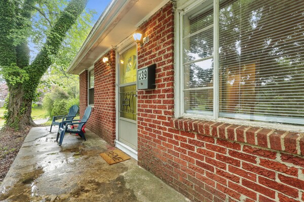 Hilltop Haven - 2 Bed, 1 Bath, Separate Office - 溫斯頓-塞勒姆