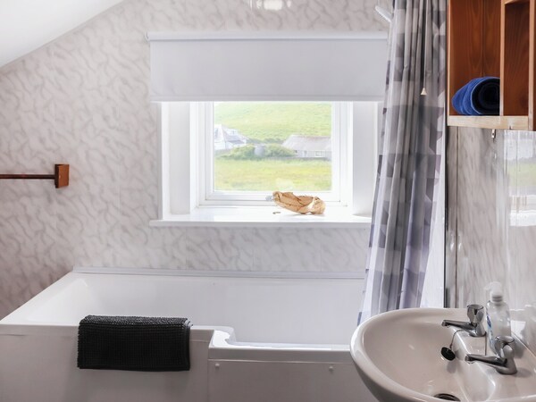 4 Bedroom Accommodation In Caernarfon - Caernarfon