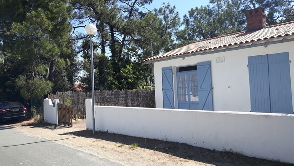 A 300 M De La Mer Et 300 M Des Commerces, Maison Avec Terrain Clos - La Tranche-sur-Mer