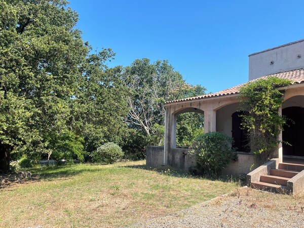Villas In St Florent, Corsica On 1 Hectare Of Land 6 Bedrooms 12 People - Bastia