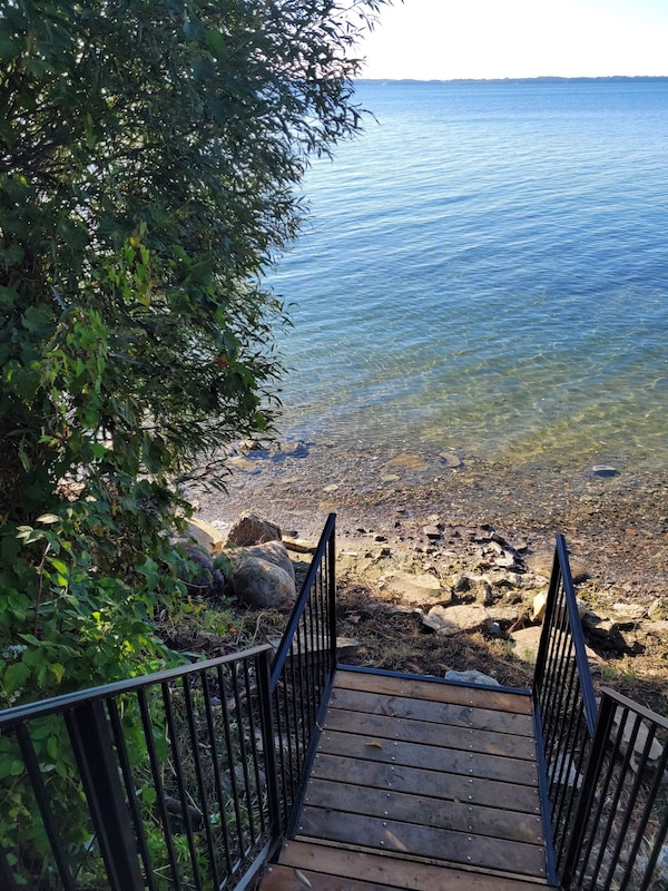 Stunning Views, Cottage Charm And Modern Luxury Converge In The 1000 Islands! - Gananoque