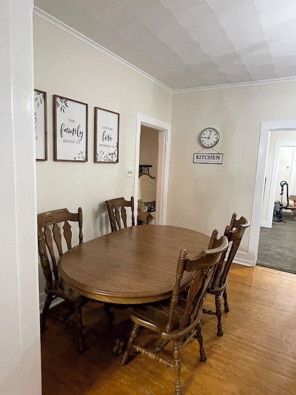 Charming 3-bedroom Apartment With Wifi, Ac In Welcoming Historic Nauvoo. - Nauvoo, IL