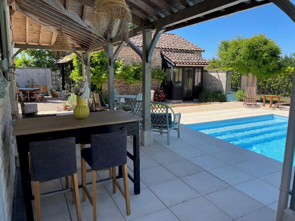 Gîte Avec Piscine Privée, 2 Chambres 4 Personnes, Parc Ombragé - Lot