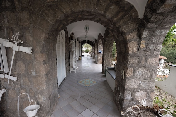 Villa Anna - Six Bedroom Villa, Sleeps 12 - Forio