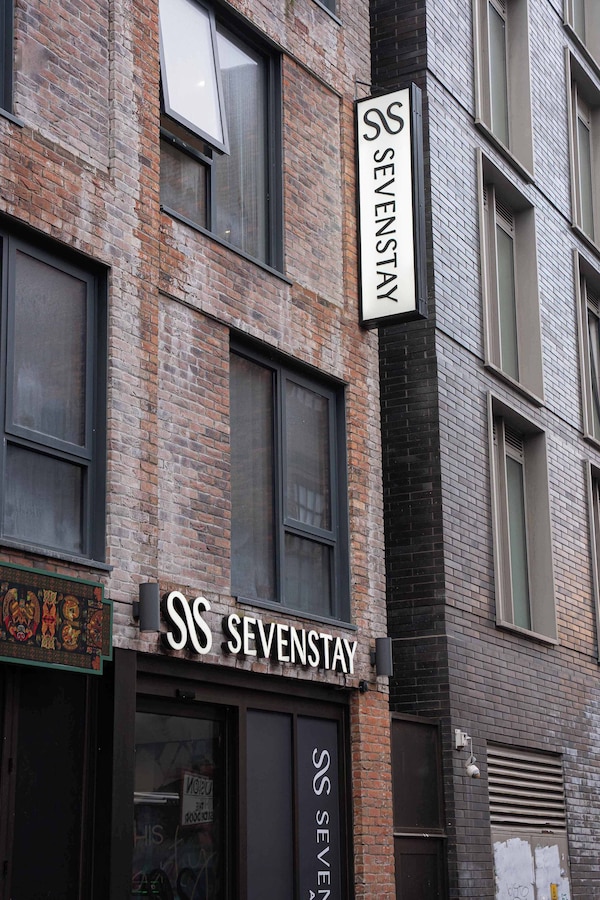 Sevenstay Fleet Apt14 - Liverpool central station
