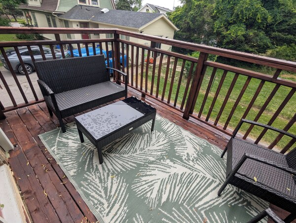 Picton Main - Guesthouse - 2 Kings, 2 Baths, 2 Floors - All Yours! - Prince Edward