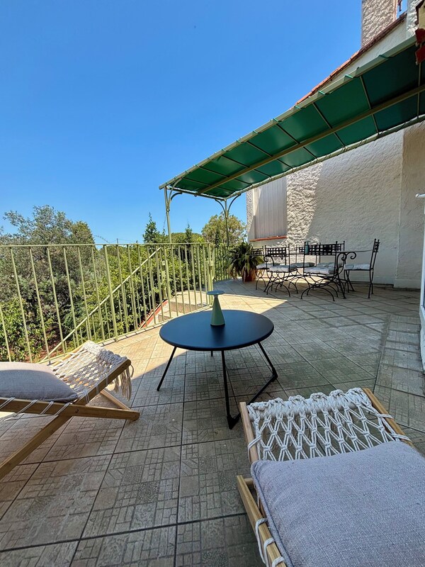 Gîte Lumineux Calme Et Nature, Séjour Cathédrale Vue Sur Les Albères, Terrasse - Le Boulou