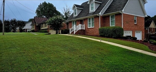 Spacious 6-bedroom House In Pleasant Grove With Ac, Wifi, Fitness Room, Pool - Birmingham, AL