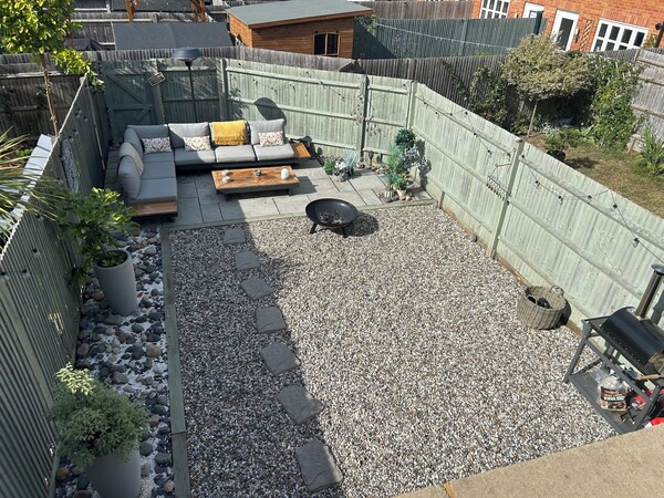 3-bed Modern Town House Newbury Racecourse - Highclere