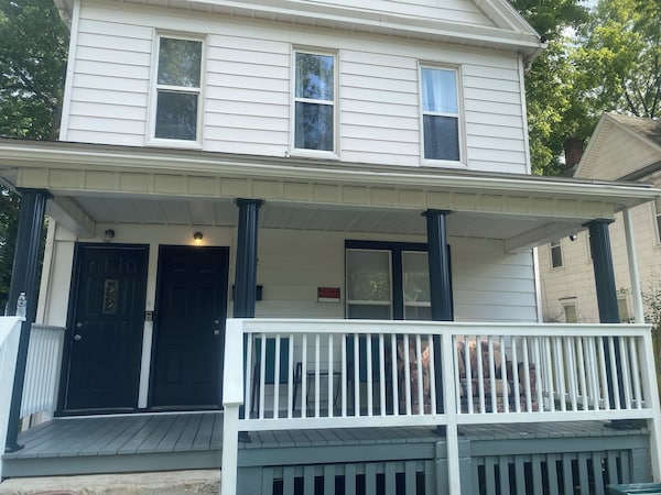 Charming 2-bedroom House In Fabulous Springfield With Ac, Wifi - Springfield, IL
