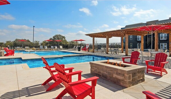 Cozy 1-bedroom Apartment With Pool, A/c & Wifi In Enchanting Marble Falls - Lake Travis