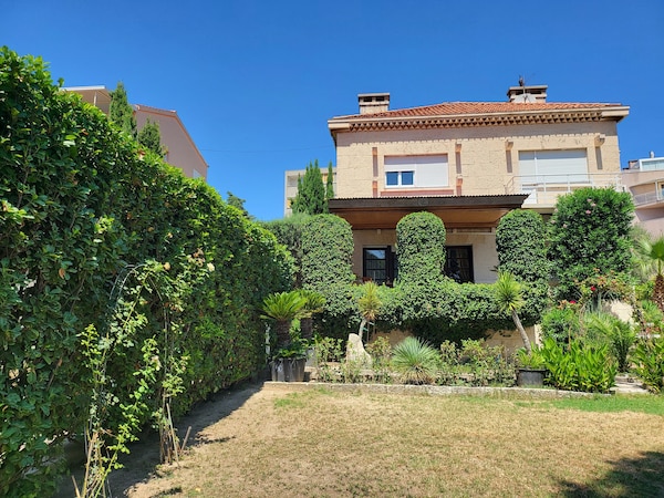 Beach Villa At Split Top Location, With Pool, Sea View And Tropical Garden - Split