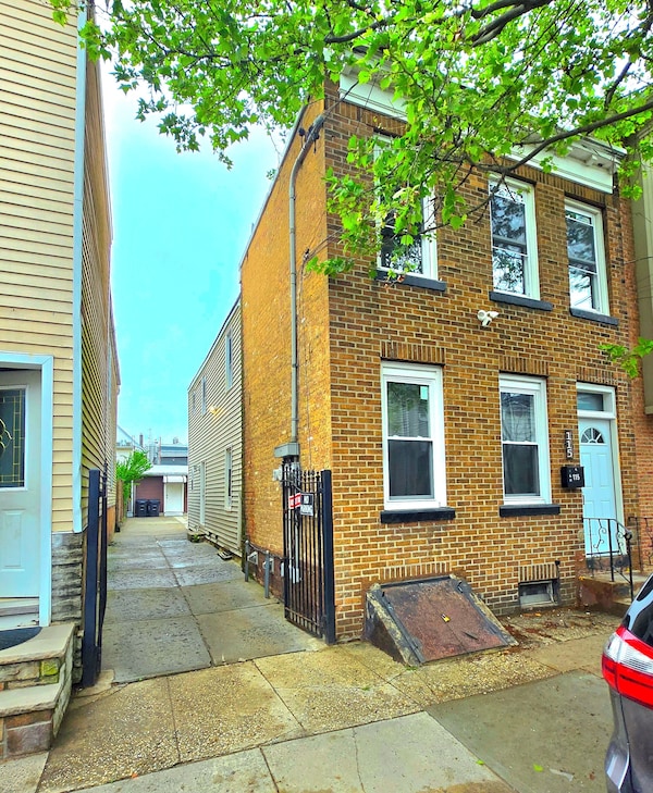 2-bedroom House In Peaceful Newark With Ac, Wifi. Relax And Unwind - Newark
