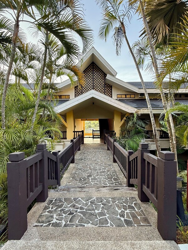 Raffy White Boracay - Malay