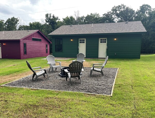 Emerald Cabin By Ft. Gibson Lake  Modern Getaway With Firepit. Hot Tub Coming! - Cherokee Casino Fort Gibson