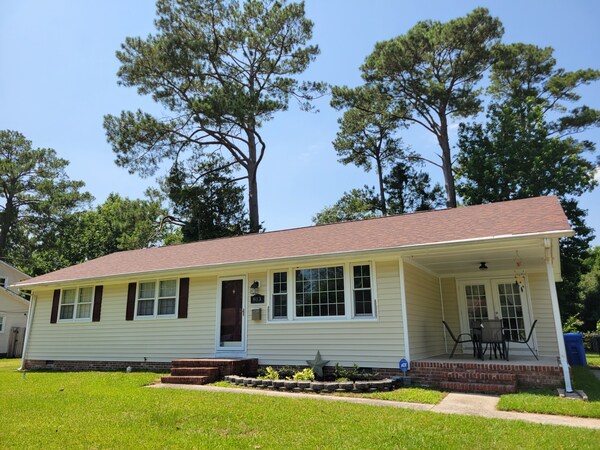 Southern Solace: Relaxing 3-bedroom House In Jacksonville Nc - Jacksonville, NC