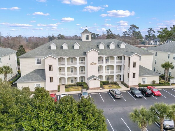 Spacious 3br/3ba Golf Course Condo, Pool Access & Prime Location! - Conway, SC