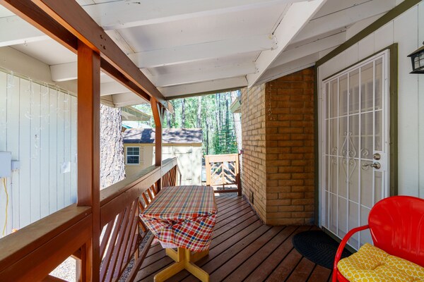 Pine Dawn Retreat - Unit B - Quaint 2-bdrm Apartment In Lakeside W/wifi & Deck - Show Low, AZ