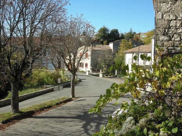 Homerez - Maison Accueillante à Reillanne Avec Jardin Clos - Manosque