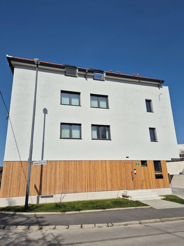3-bedroom Condo In Enchanting Ljubljana With Ac, Wifi. Relax And Enjoy - Vir