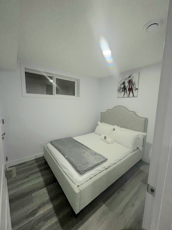 Discover Your Ideal Getaway. Relax And Recharge In A Space That Feels Like Home. - Alberta
