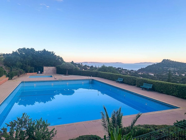 T2 Apartment For 2 With Pool In Lavandou - Le Lavandou