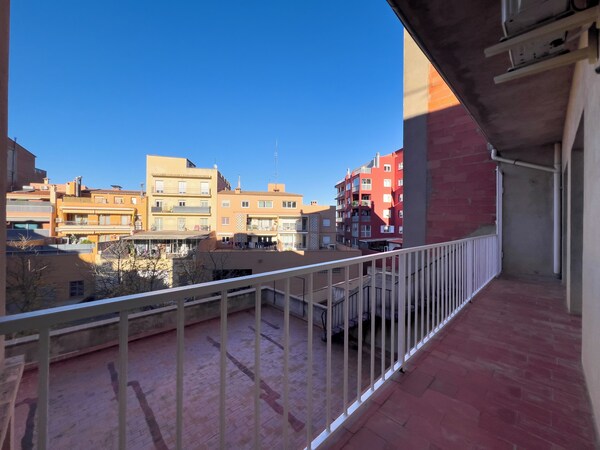 Bright Apartment In Figueras 5 Minutes From The Dali Museum - Figueras