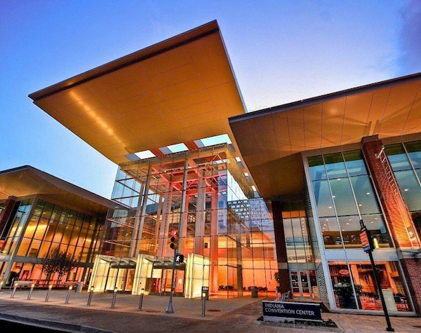 A Robins Nest With Free Parking In The Heart Of Downtown Indianapolis. - Lucas Oil Stadium - Indianapolis