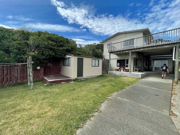 Waiwhare On The Beach (Beachfront Property With Direct Beach Access) - Castlepoint