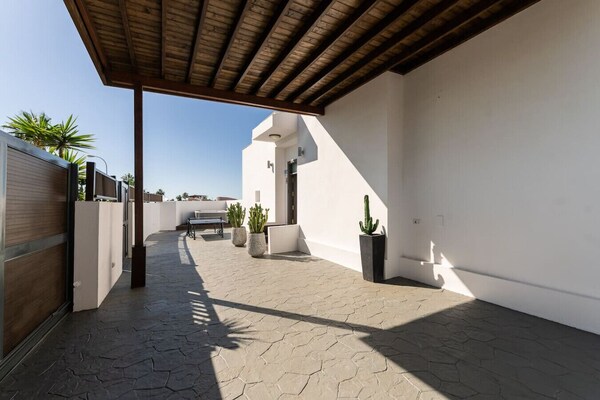 Villa Black | Luxe | Heated Pool | Jacuzzi - Playa de las Américas