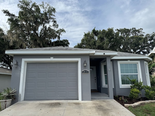 Charming 3-bedroom House With Ac, Wifi In Tranquil Winter Haven. Lake Access - Island In The Sky, Winter Haven