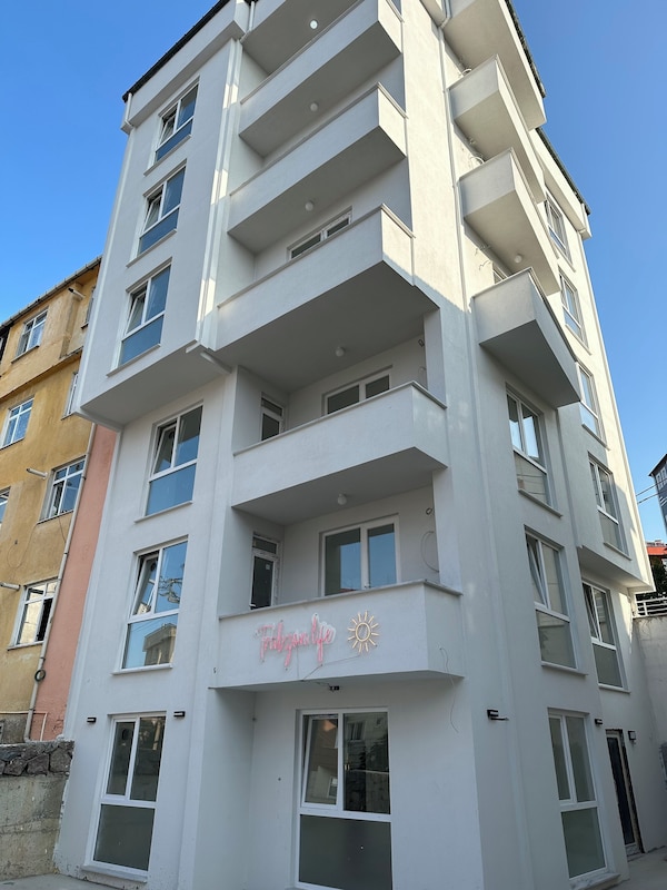 ŞEhir Merkezi Alışveriş Merkezi Hastane üNiversite Ve Dolmuşa Yakın Sessiz Sakin - Kavala