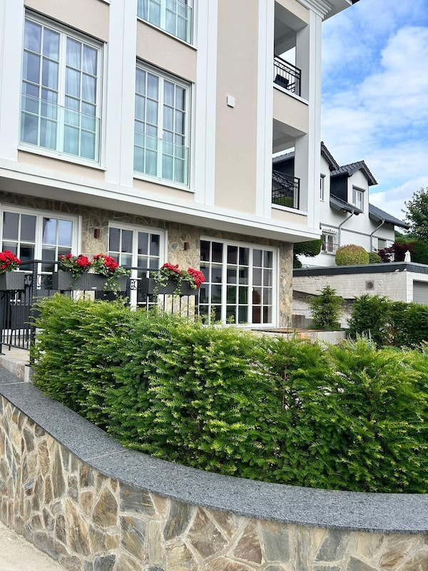 Modern, High-quality Furnished Apartment In Beautiful Rhöndorf - Bonn