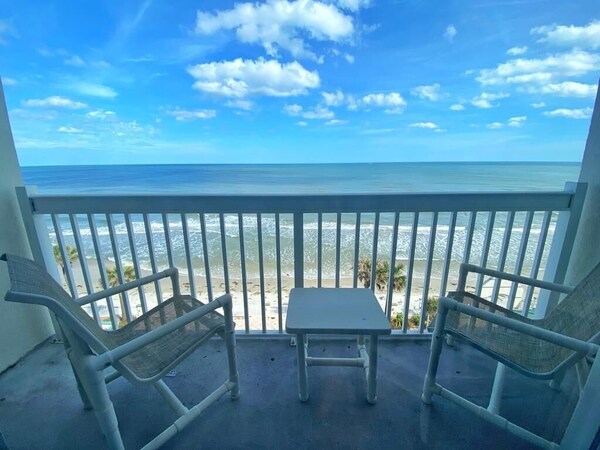 New! Fantastic Ocean Front Studio In Daytona Beach - オーモンドビーチ, FL