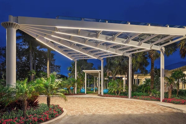 Discover Florida Keys From Comfortable Modern Retreat! Outdoor Pool! - Marathon, FL
