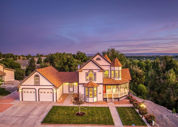 Delta Grande Victorian - Incredible Views - Sleeps 6 - Games And Fun! - Olathe, CO