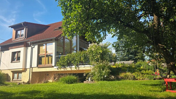 Ferienwohnung 'Haus Im Grünen' Mit Privatem Garten, Balkon Und Wi-fi - Augustusburg